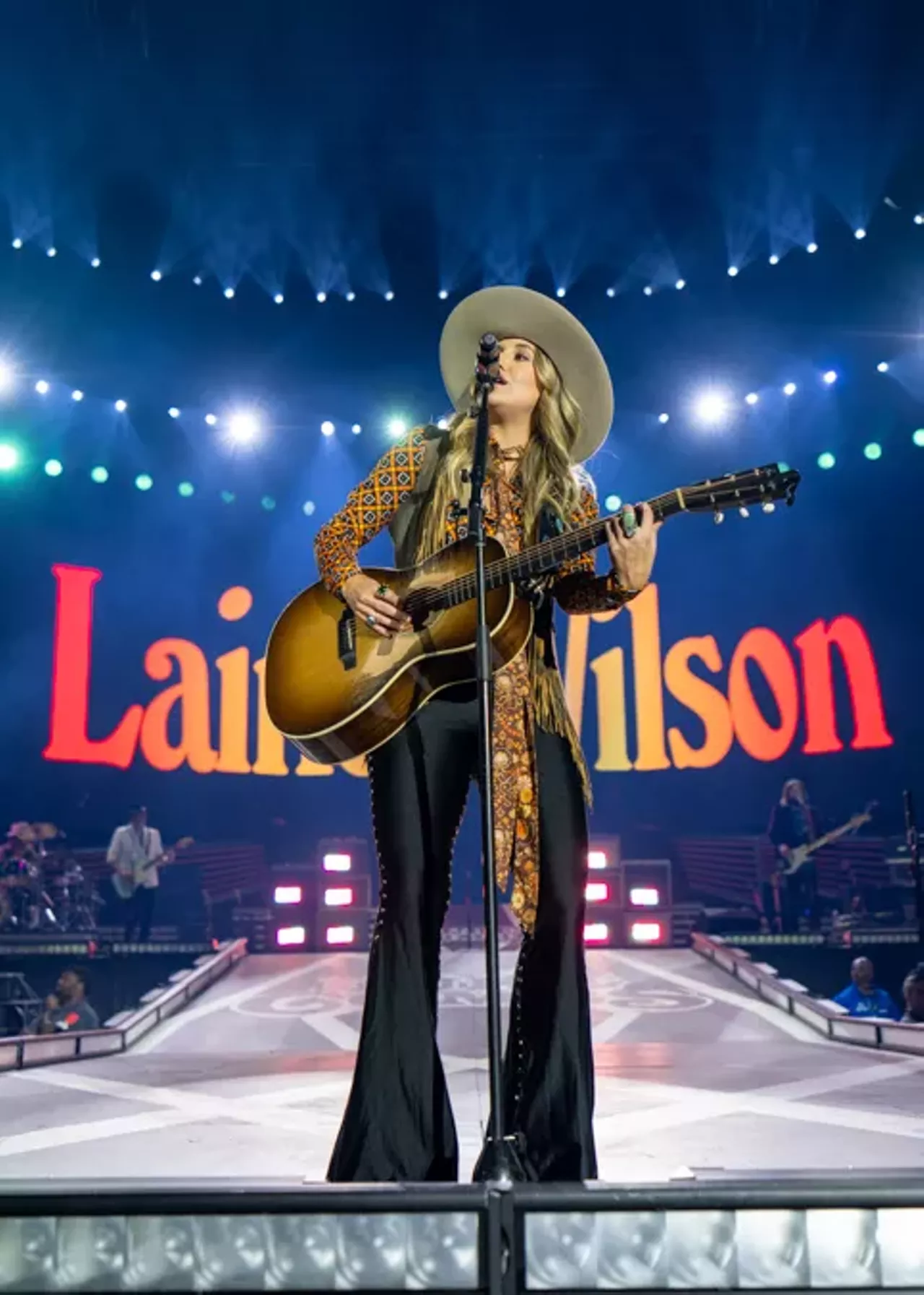Luke Combs Lainey Wilson And Riley Green Bring Country Music Star