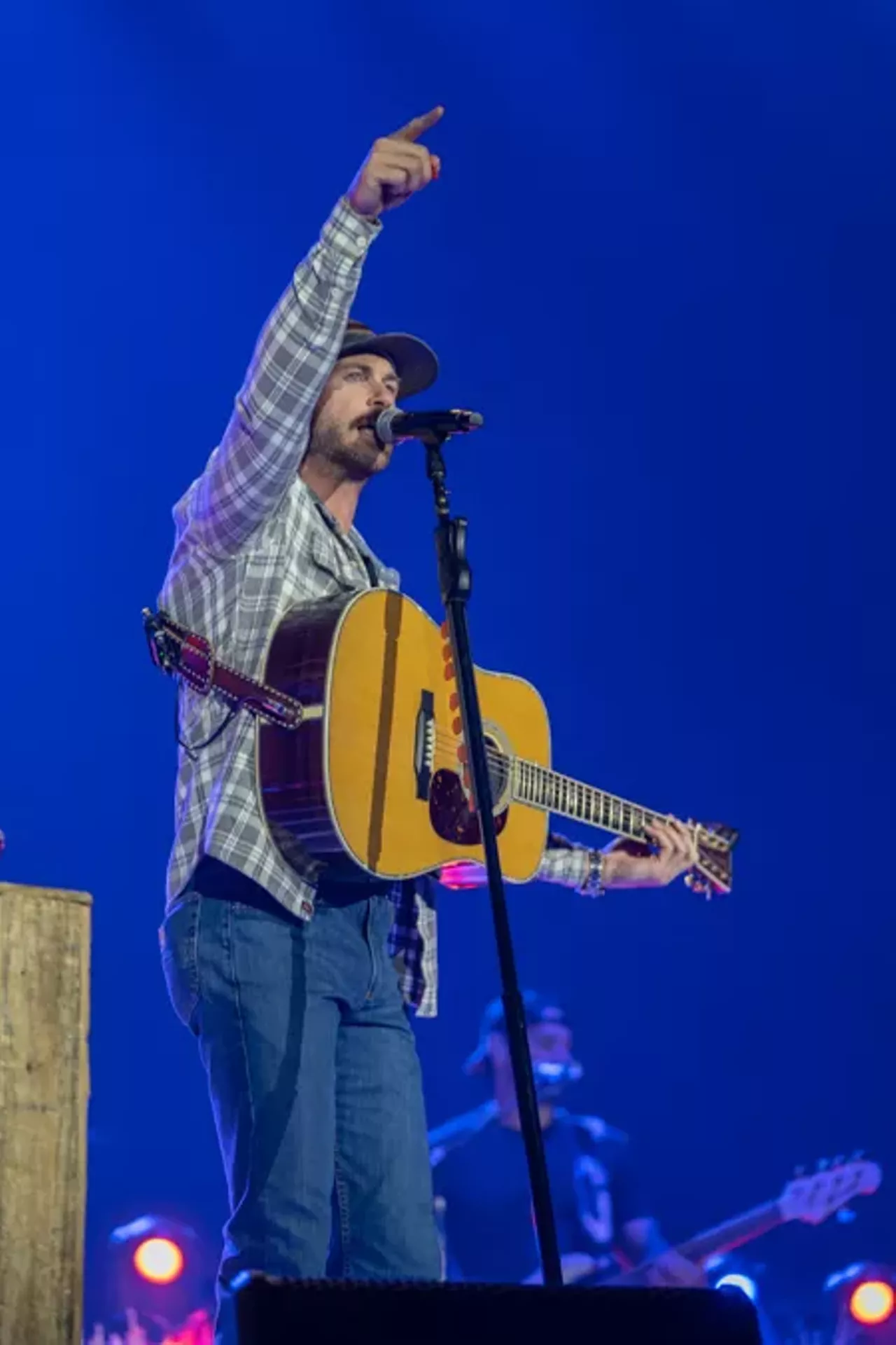 Luke Combs Lainey Wilson And Riley Green Bring Country Music Star