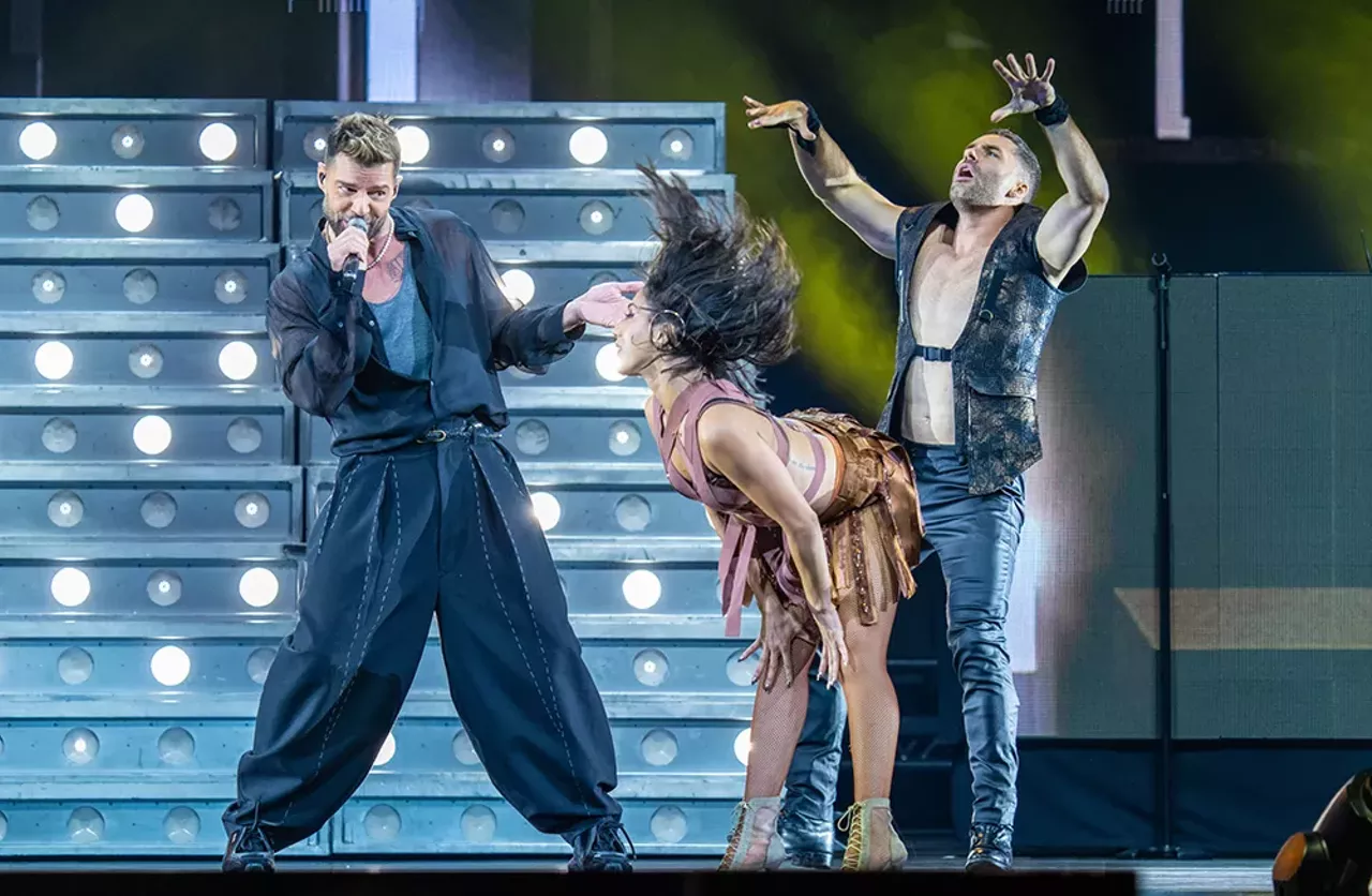 Pitbull, Enrique Iglesias, and Ricky Martin hit the stage at Little ...