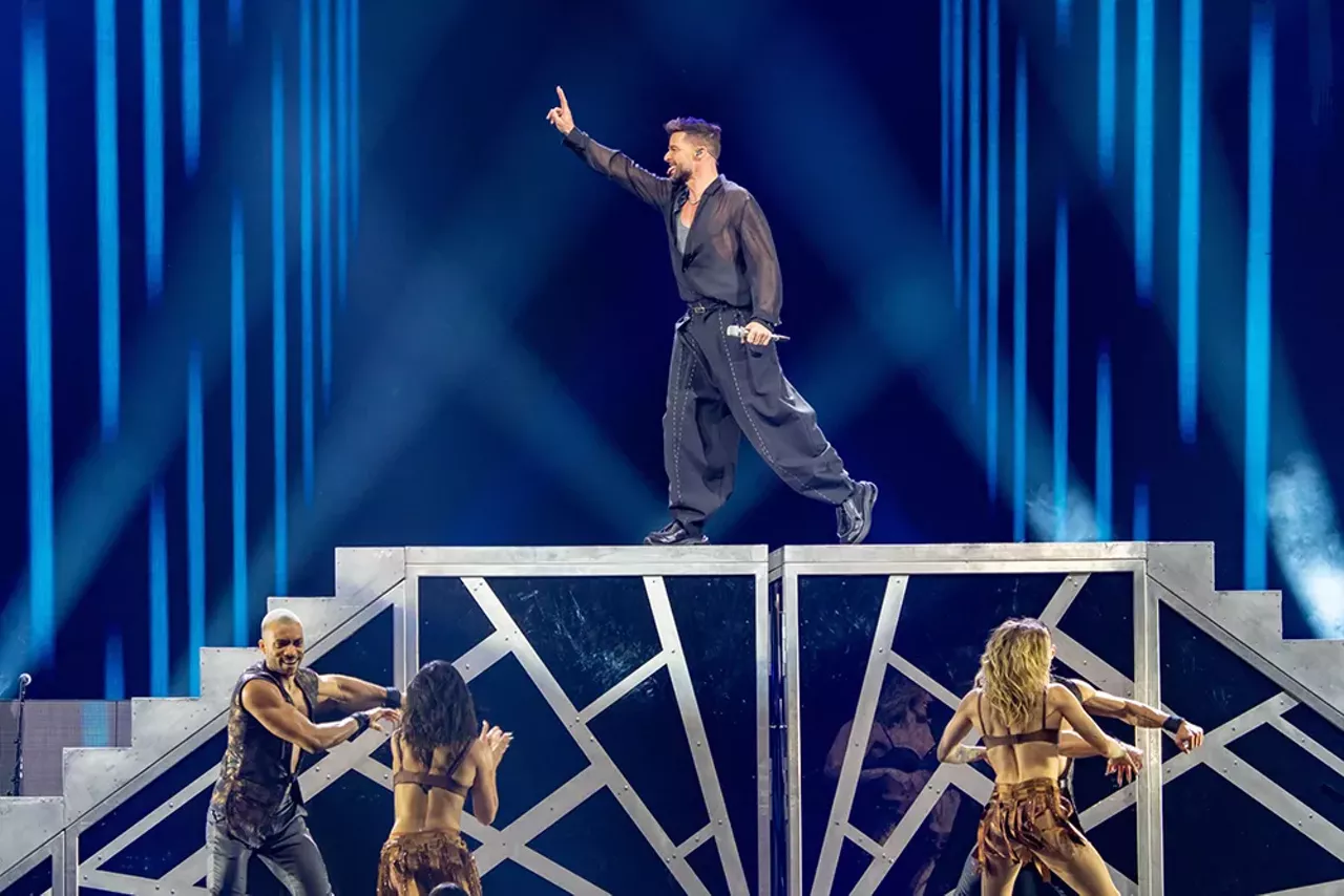 Pitbull, Enrique Iglesias, and Ricky Martin hit the stage at Little ...