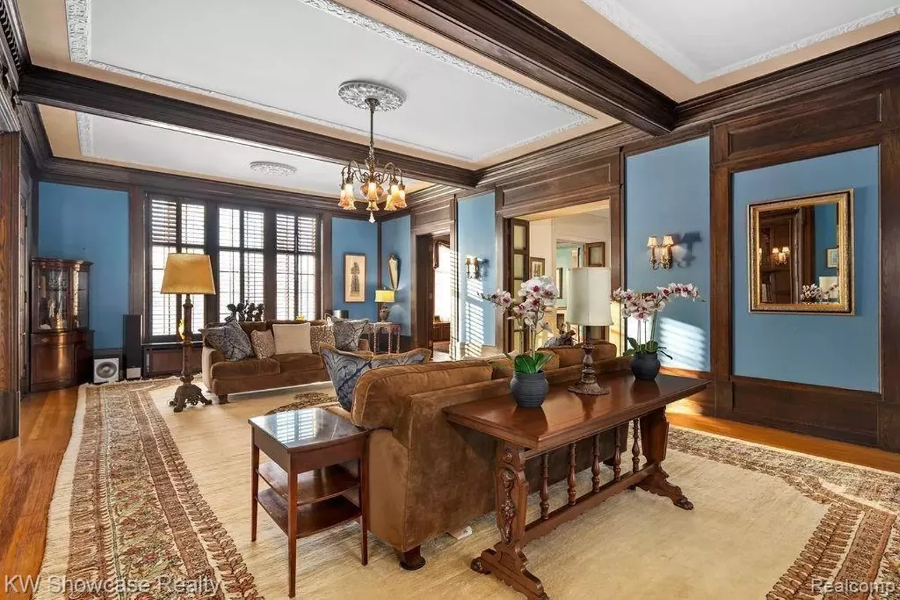 This Detroit mansion has a massive bank vault hidden inside [PHOTOS]