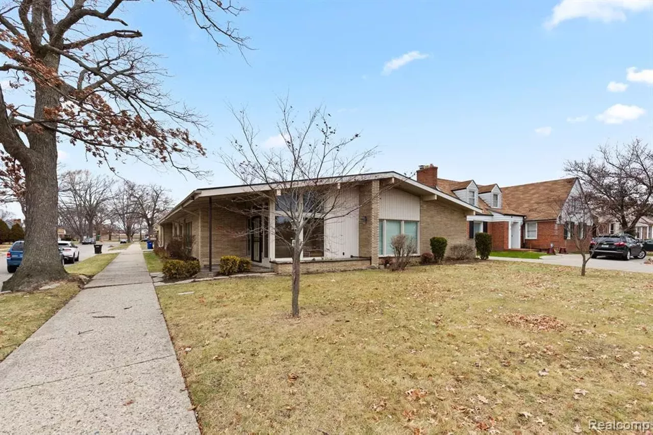This Detroit mid-century modern house has hidden perks inside [PHOTOS]