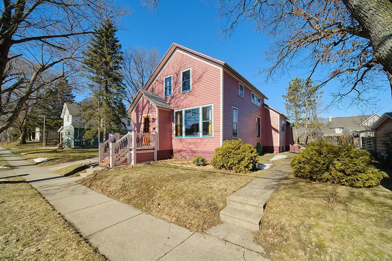 This pink Northern Michigan home is so freakin’ cute [PHOTOS]