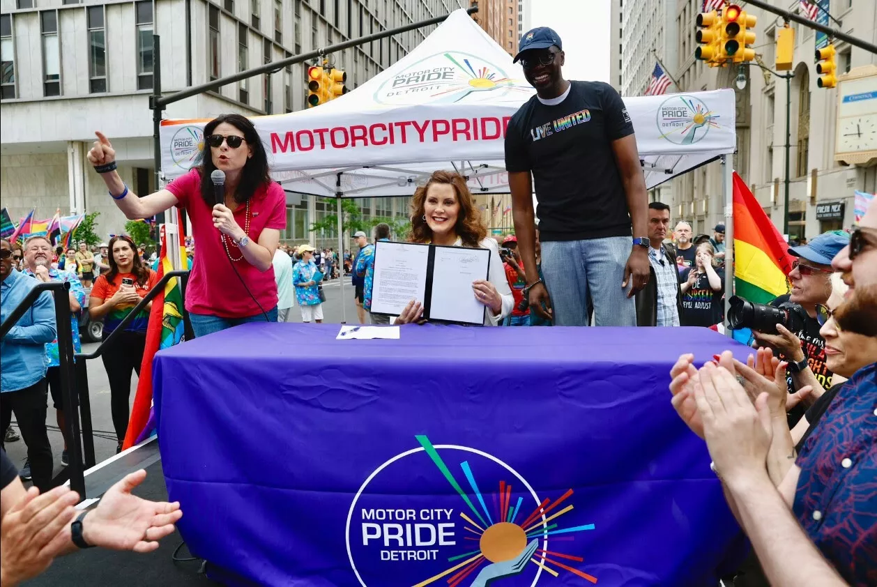 Whitmer signs executive order at Motor City Pride to create LGBTQ+ ...