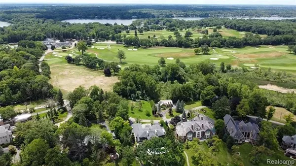 This $2.7 million lakefront Minoru Yamasaki-designed home in metro ...