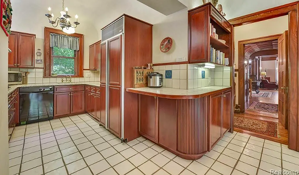 This Detroit ‘castle’ is for sale – let’s take a look