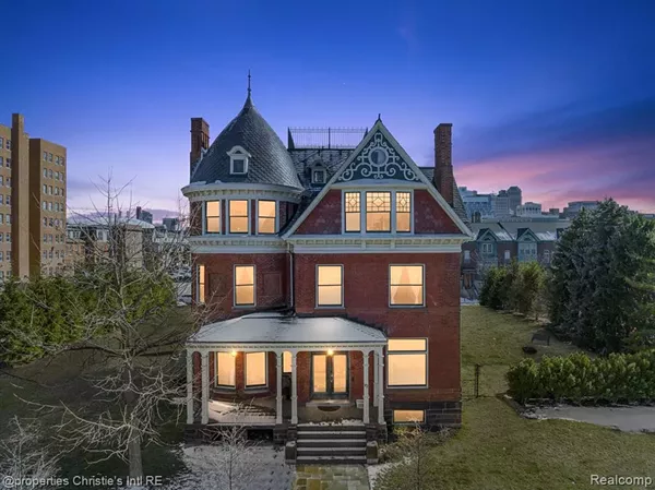 Historic Detroit Mansion stuns with modern renovations [PHOTOS]