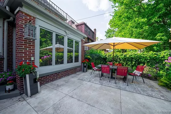 We’re swooning over this modern castle in Detroit | Detroit | Detroit ...