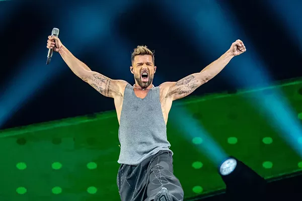 Pitbull, Enrique Iglesias, and Ricky Martin hit the stage at Little ...