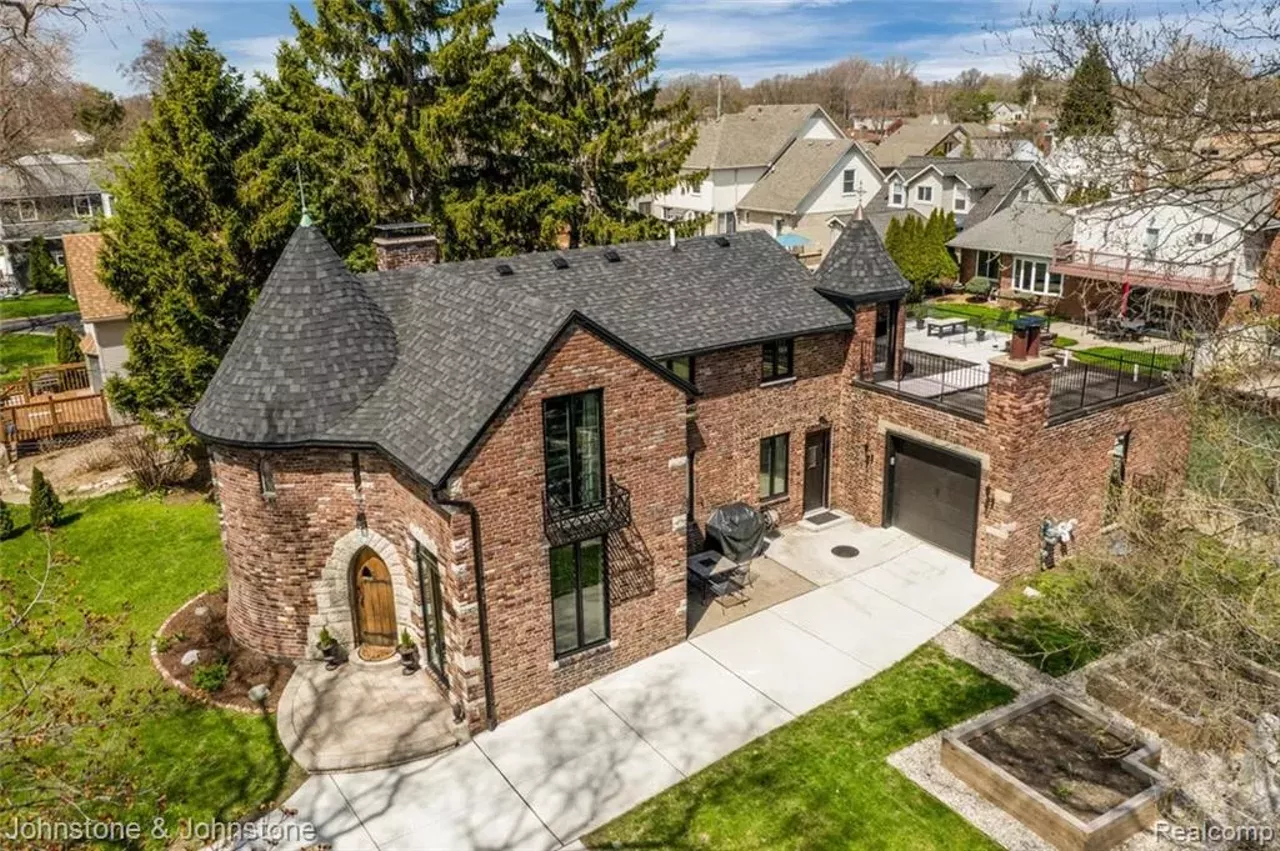Patti Smith's former St. Clair Shores home is on sale now — let's take ...
