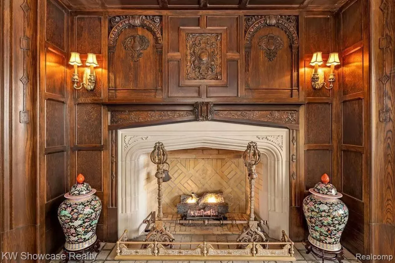 This Detroit mansion has a massive bank vault hidden inside [PHOTOS ...